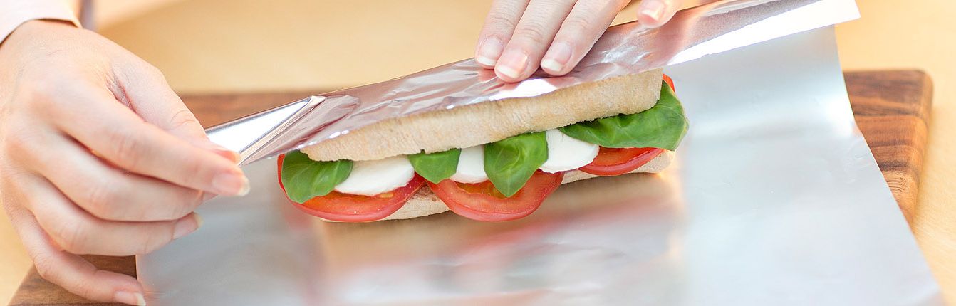 How to wrap a hamburger in paper